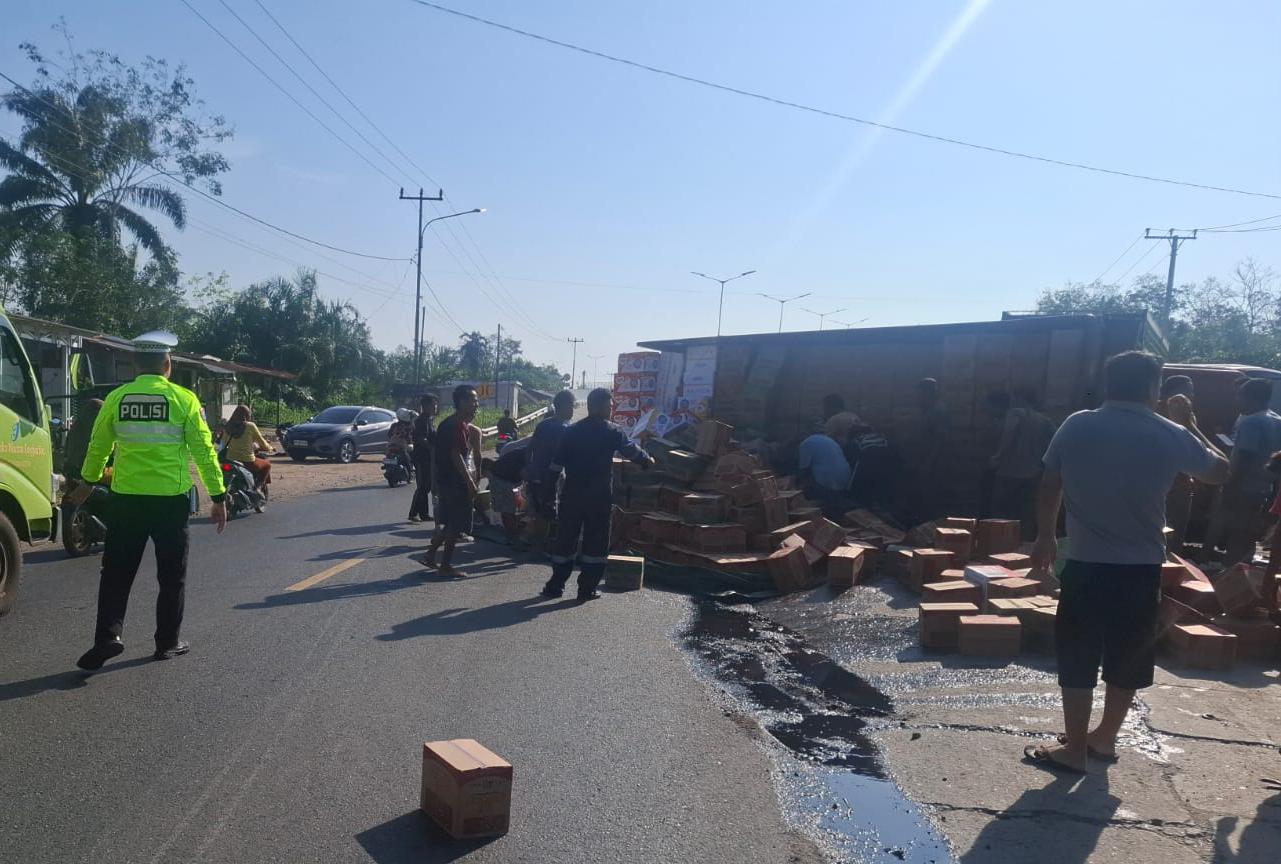 Pasangan Suami-istri di Muara Enim Tewas Tertimpa Truk yang Alami Rem Blong
